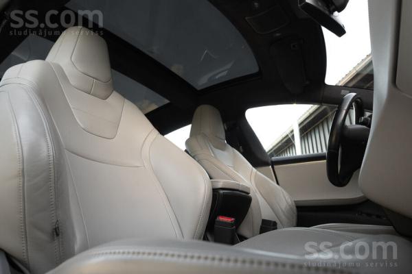 Grey Tesla Model S 2015 in Jelgava, with an engine capacity of 0.00 L and mileage of 180 thousand km for 14750 €, photo 10 on AUTOMOTO.COM.LV