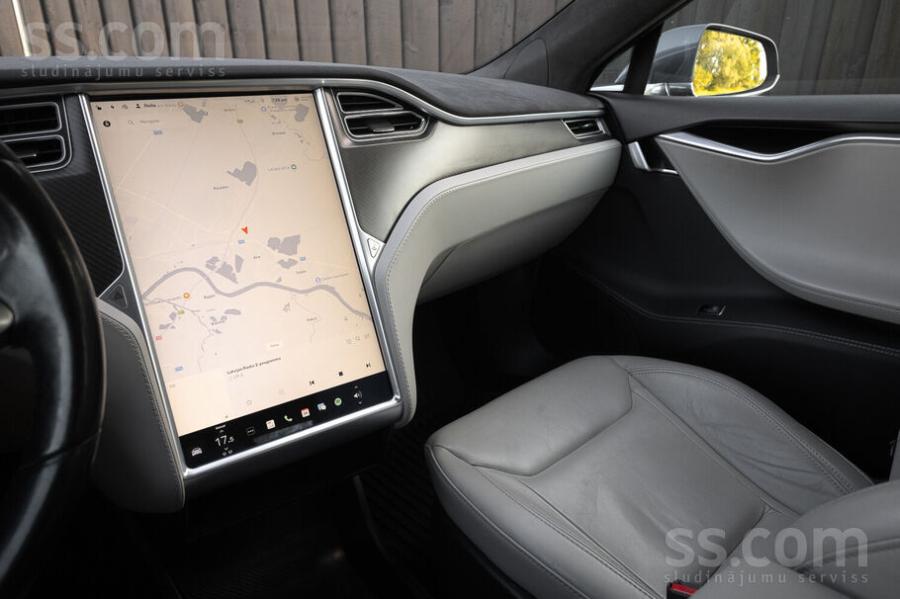 Grey Tesla Model S 2015 in Jelgava, with an engine capacity of 0.00 L and mileage of 180 thousand km for 14750 €, photo 16 on AUTOMOTO.COM.LV