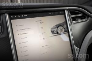 Grey Tesla Model S 2015 in Jelgava, with an engine capacity of 0.00 L and mileage of 180 thousand km for 14750 €, photo 18 on AUTOMOTO.COM.LV