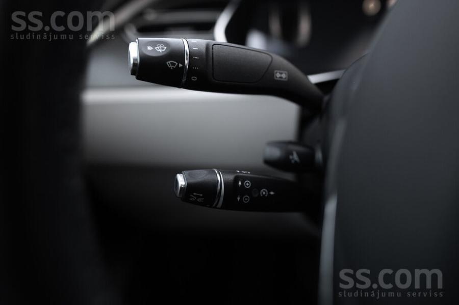 Grey Tesla Model S 2015 in Jelgava, with an engine capacity of 0.00 L and mileage of 180 thousand km for 14750 €, photo 20 on AUTOMOTO.COM.LV