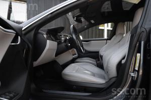 Grey Tesla Model S 2015 in Jelgava, with an engine capacity of 0.00 L and mileage of 180 thousand km for 14750 €, photo 22 on AUTOMOTO.COM.LV