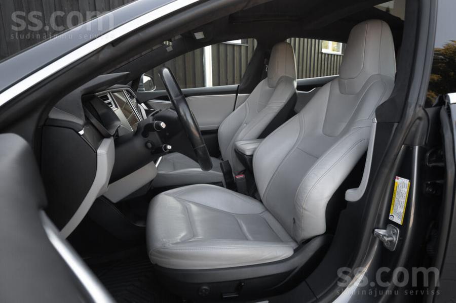 Grey Tesla Model S 2015 in Jelgava, with an engine capacity of 0.00 L and mileage of 180 thousand km for 14750 €, photo 23 on AUTOMOTO.COM.LV