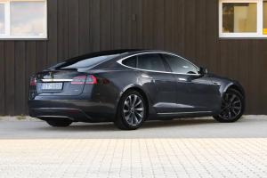 Pelēks Tesla Model S 2015 Jelgava, ar dzinēja tilpumu 0.00 L un nobraukumu 180 tūkst. km par 14750 €, foto 6 vietnē AUTOMOTO.COM.LV