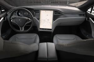 Pelēks Tesla Model S 2015 Jelgava, ar dzinēja tilpumu 0.00 L un nobraukumu 180 tūkst. km par 14750 €, foto 13 vietnē AUTOMOTO.COM.LV