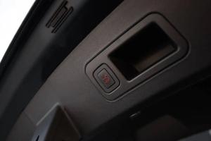 Pelēks Tesla Model S 2015 Jelgava, ar dzinēja tilpumu 0.00 L un nobraukumu 180 tūkst. km par 14750 €, foto 15 vietnē AUTOMOTO.COM.LV