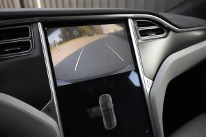 Pelēks Tesla Model S 2015 Jelgava, ar dzinēja tilpumu 0.00 L un nobraukumu 180 tūkst. km par 14750 €, foto 19 vietnē AUTOMOTO.COM.LV
