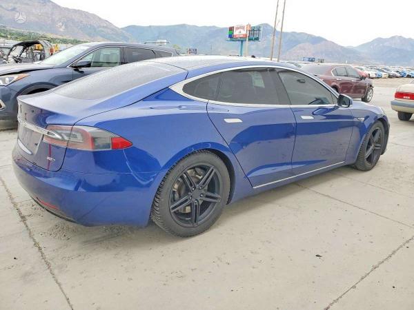 Pelēks Tesla Model S 2015 Tauragė, ar dzinēja tilpumu 0.00 L un nobraukumu 184 tūkst. km par 12250 €, foto 3 vietnē AUTOMOTO.COM.LV