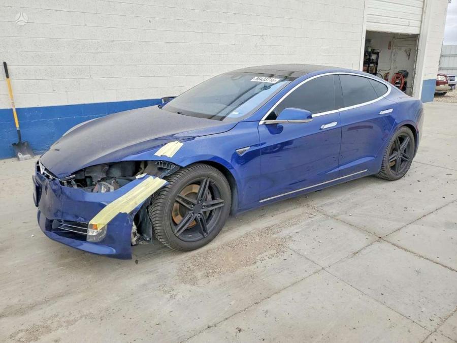 Grey Tesla Model S 2015 in Taurage, with an engine capacity of 0.00 L and mileage of 184 thousand km for 12250 €, photo 7 on AUTOMOTO.COM.LV