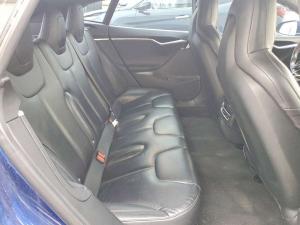 Grey Tesla Model S 2015 in Taurage, with an engine capacity of 0.00 L and mileage of 184 thousand km for 12250 €, photo 9 on AUTOMOTO.COM.LV
