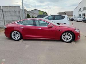 Grey Tesla Model S 2015 in Taurage, with an engine capacity of 0.00 L and mileage of 93 thousand km for 8950 €, photo 3 on AUTOMOTO.COM.LV