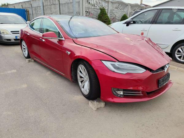 Pelēks Tesla Model S 2015 Tauragė, ar dzinēja tilpumu 0.00 L un nobraukumu 93 tūkst. km par 8950 €, foto 7 vietnē AUTOMOTO.COM.LV