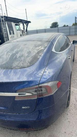 Grey Tesla Model S 2015 in Taurage, with an engine capacity of 0.00 L and mileage of 184 thousand km for 12250 €, photo 17 on AUTOMOTO.COM.LV