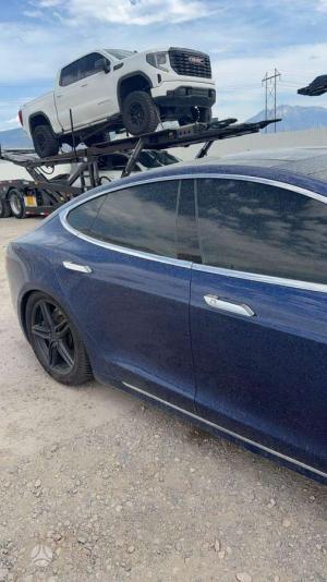 Grey Tesla Model S 2015 in Taurage, with an engine capacity of 0.00 L and mileage of 184 thousand km for 12250 €, photo 19 on AUTOMOTO.COM.LV