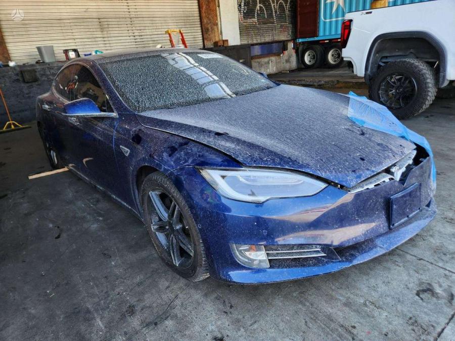Grey Tesla Model S 2015 in Taurage, with an engine capacity of 0.00 L and mileage of 184 thousand km for 12250 €, photo 26 on AUTOMOTO.COM.LV