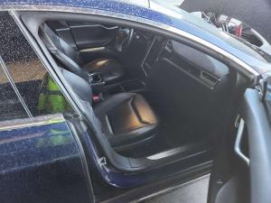 Grey Tesla Model S 2015 in Taurage, with an engine capacity of 0.00 L and mileage of 184 thousand km for 12250 €, photo 27 on AUTOMOTO.COM.LV