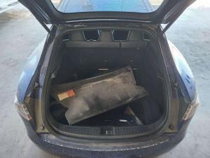 Grey Tesla Model S 2015 in Taurage, with an engine capacity of 0.00 L and mileage of 184 thousand km for 12250 €, photo 32 on AUTOMOTO.COM.LV