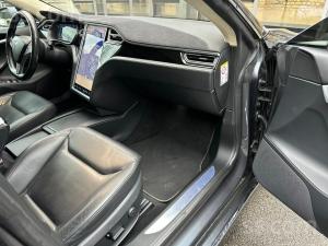Pelēks Tesla Model S 2016 Rīga, ar dzinēja tilpumu 0.00 L un nobraukumu 148 tūkst. km par 16990 €, foto 14 vietnē AUTOMOTO.COM.LV