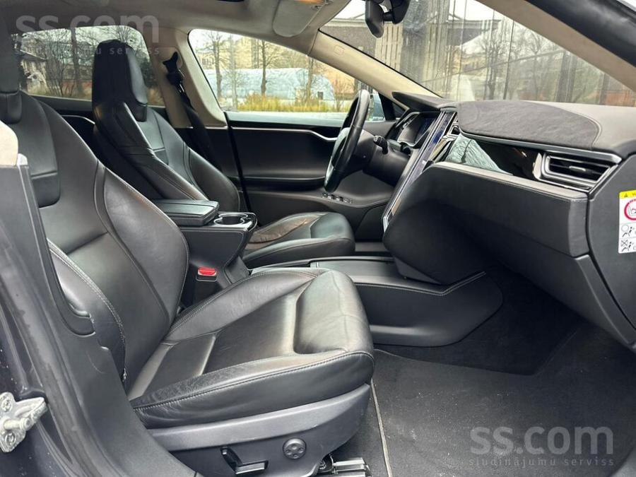 Pelēks Tesla Model S 2016 Rīga, ar dzinēja tilpumu 0.00 L un nobraukumu 148 tūkst. km par 16990 €, foto 15 vietnē AUTOMOTO.COM.LV
