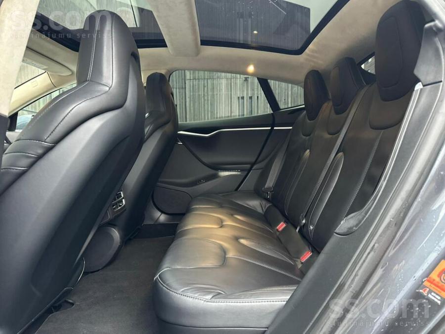 Pelēks Tesla Model S 2016 Rīga, ar dzinēja tilpumu 0.00 L un nobraukumu 148 tūkst. km par 16990 €, foto 18 vietnē AUTOMOTO.COM.LV