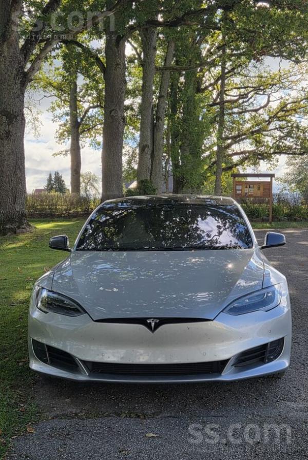 Grey Tesla Model S 2016 in Riga, with an engine capacity of 0.00 L and mileage of 214 thousand km for 16700 €, photo 1 on AUTOMOTO.COM.LV