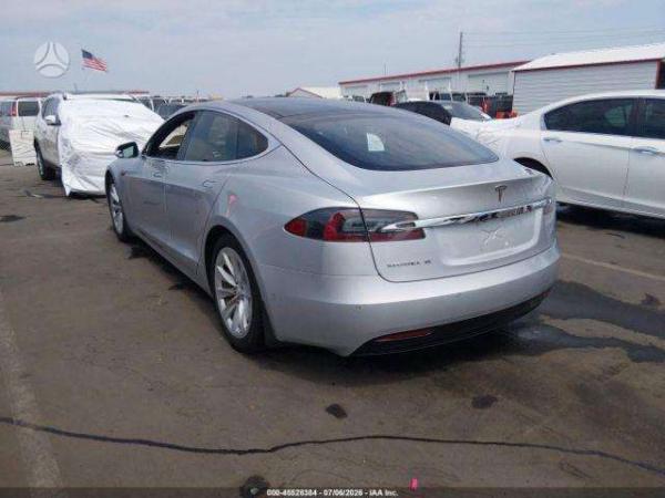Grey Tesla Model S 2016 in Klaipeda, with an engine capacity of 0.00 L and mileage of 112 thousand km for 3075 €, photo 3 on AUTOMOTO.COM.LV