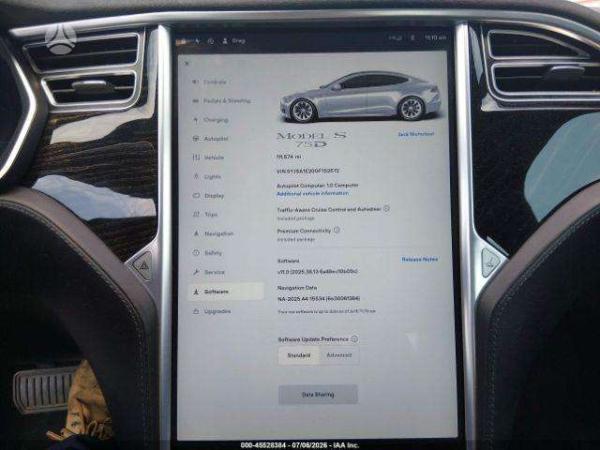 Grey Tesla Model S 2016 in Klaipeda, with an engine capacity of 0.00 L and mileage of 112 thousand km for 3075 €, photo 7 on AUTOMOTO.COM.LV