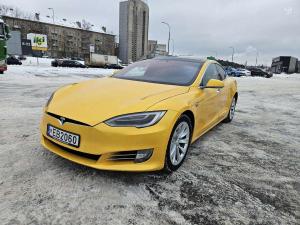 Grey Tesla Model S 2017 in Vilnius, with an engine capacity of 0.00 L and mileage of 144 thousand km for 19999 €, photo 8 on AUTOMOTO.COM.LV