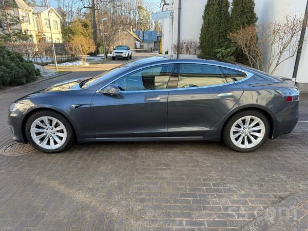 Grey Tesla Model S 2017 in Jurmala, with an engine capacity of 0.00 L and mileage of 96 thousand km for 20000 €, photo 2 on AUTOMOTO.COM.LV
