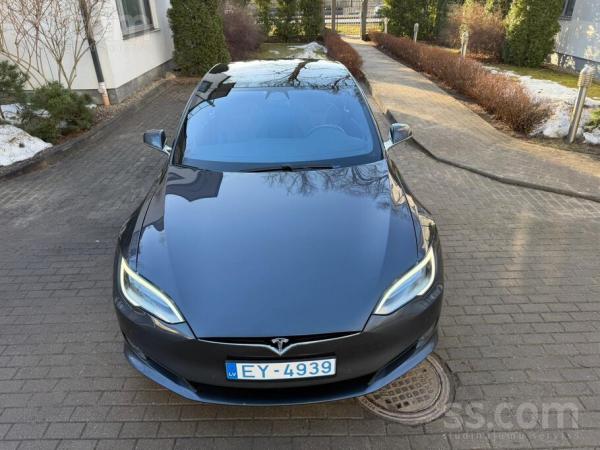 Grey Tesla Model S 2017 in Jurmala, with an engine capacity of 0.00 L and mileage of 96 thousand km for 20000 €, photo 9 on AUTOMOTO.COM.LV