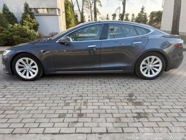 Grey Tesla Model S 2017 in Jurmala, with an engine capacity of 0.00 L and mileage of 168 thousand km for 16900 €, photo 3 on AUTOMOTO.COM.LV