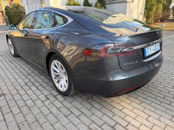 Grey Tesla Model S 2017 in Jurmala, with an engine capacity of 0.00 L and mileage of 168 thousand km for 16999 €, photo 5 on AUTOMOTO.COM.LV