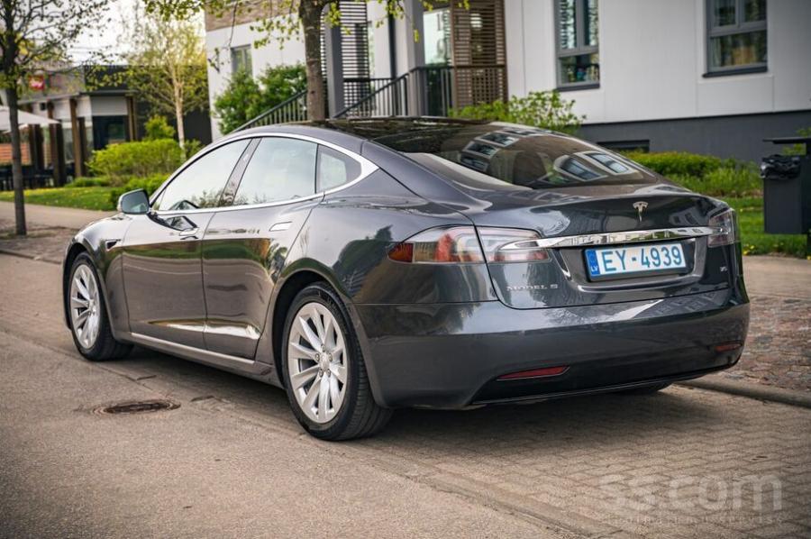 Grey Tesla Model S 2017 in Riga, with an engine capacity of 0.00 L and mileage of 0 thousand km for 19990 €, photo 7 on AUTOMOTO.COM.LV