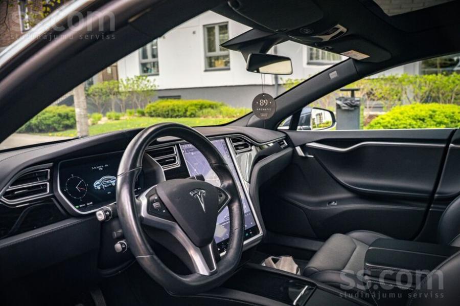 Grey Tesla Model S 2017 in Riga, with an engine capacity of 0.00 L and mileage of 0 thousand km for 19990 €, photo 8 on AUTOMOTO.COM.LV