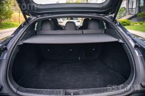 Grey Tesla Model S 2017 in Riga, with an engine capacity of 0.00 L and mileage of 0 thousand km for 19990 €, photo 13 on AUTOMOTO.COM.LV