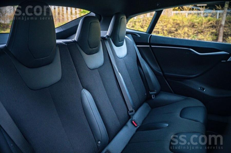 Grey Tesla Model S 2017 in Riga, with an engine capacity of 0.00 L and mileage of 0 thousand km for 19990 €, photo 17 on AUTOMOTO.COM.LV