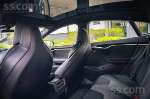 Grey Tesla Model S 2017 in Riga, with an engine capacity of 0.00 L and mileage of 0 thousand km for 19990 €, photo 20 on AUTOMOTO.COM.LV