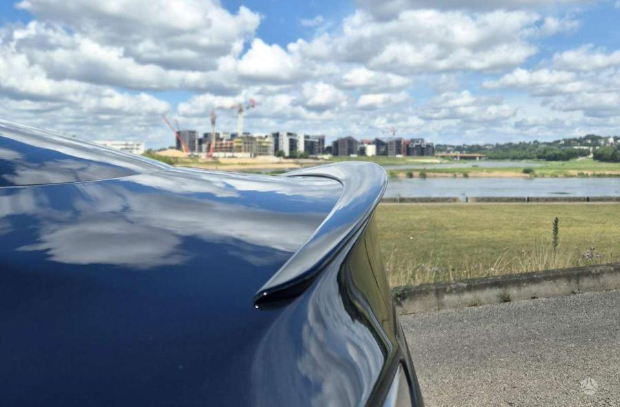 Grey Tesla Model S 2017 in Kaunas, with an engine capacity of 0.00 L and mileage of 147 thousand km for 17999 €, photo 9 on AUTOMOTO.COM.LV