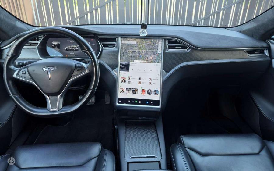 Grey Tesla Model S 2017 in Kaunas, with an engine capacity of 0.00 L and mileage of 147 thousand km for 17999 €, photo 10 on AUTOMOTO.COM.LV