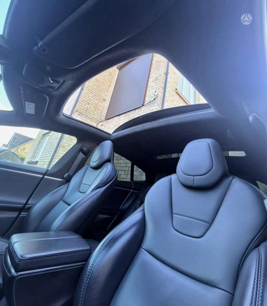 Grey Tesla Model S 2017 in Kaunas, with an engine capacity of 0.00 L and mileage of 147 thousand km for 17999 €, photo 13 on AUTOMOTO.COM.LV