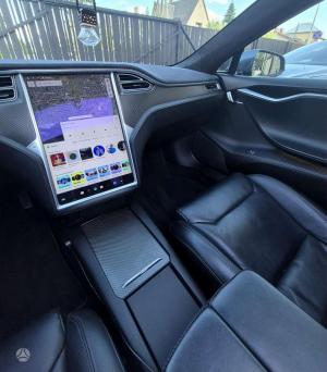 Grey Tesla Model S 2017 in Kaunas, with an engine capacity of 0.00 L and mileage of 147 thousand km for 17999 €, photo 14 on AUTOMOTO.COM.LV