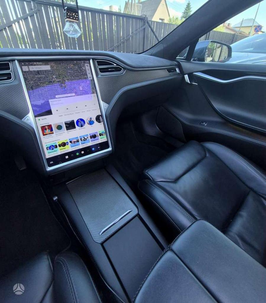 Grey Tesla Model S 2017 in Kaunas, with an engine capacity of 0.00 L and mileage of 147 thousand km for 17999 €, photo 14 on AUTOMOTO.COM.LV