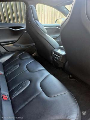 Grey Tesla Model S 2017 in Kaunas, with an engine capacity of 0.00 L and mileage of 147 thousand km for 17999 €, photo 16 on AUTOMOTO.COM.LV