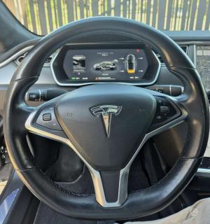 Grey Tesla Model S 2017 in Kaunas, with an engine capacity of 0.00 L and mileage of 147 thousand km for 17999 €, photo 17 on AUTOMOTO.COM.LV