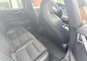 Grey Tesla Model S 2017 in Tallinn, with an engine capacity of 0.00 L and mileage of 249 thousand km for 15700 €, photo 11 on AUTOMOTO.COM.LV