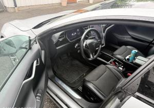 Grey Tesla Model S 2017 in Tallinn, with an engine capacity of 0.00 L and mileage of 249 thousand km for 15700 €, photo 20 on AUTOMOTO.COM.LV