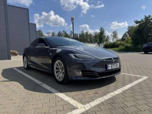 Grey Tesla Model S 2017 in Kaunas, with an engine capacity of 0.00 L and mileage of 230 thousand km for 22000 €, photo 4 on AUTOMOTO.COM.LV