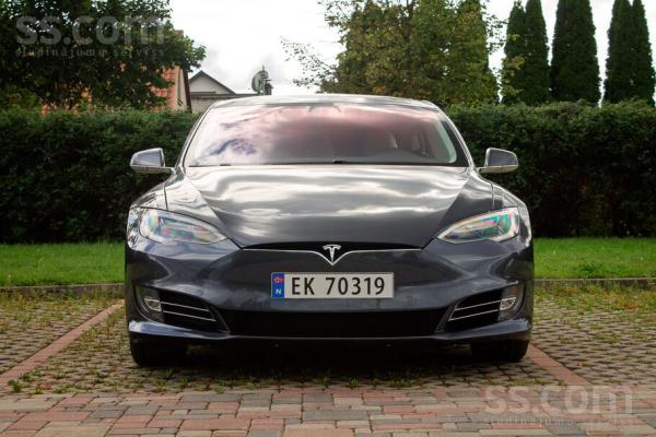 Grey Tesla Model S 2017 in Jelgava, with an engine capacity of 0.00 L and mileage of 188 thousand km for 16500 €, photo 2 on AUTOMOTO.COM.LV