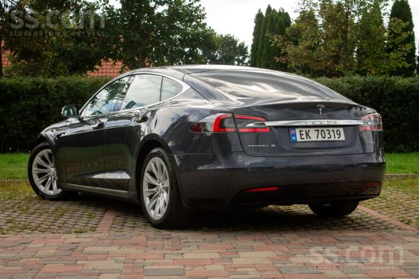 Grey Tesla Model S 2017 in Jelgava, with an engine capacity of 0.00 L and mileage of 188 thousand km for 16500 €, photo 4 on AUTOMOTO.COM.LV