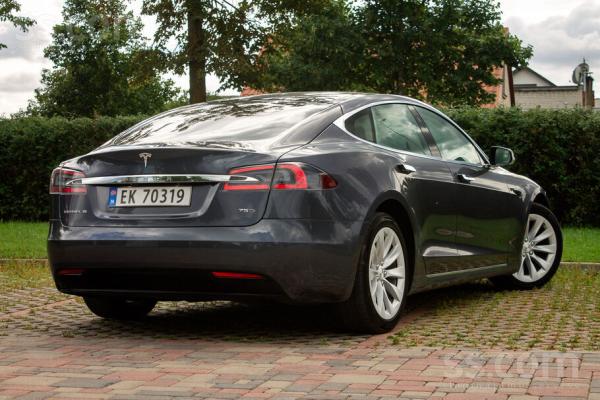 Grey Tesla Model S 2017 in Jelgava, with an engine capacity of 0.00 L and mileage of 188 thousand km for 16500 €, photo 6 on AUTOMOTO.COM.LV