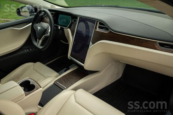 Grey Tesla Model S 2017 in Jelgava, with an engine capacity of 0.00 L and mileage of 188 thousand km for 16500 €, photo 7 on AUTOMOTO.COM.LV